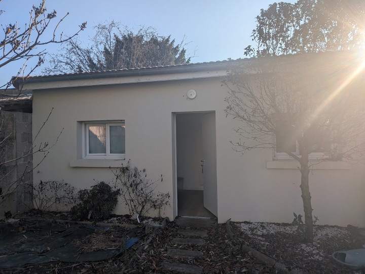 Location Dépendance Au Fond D'un Jardin - Enghien-les-Bains