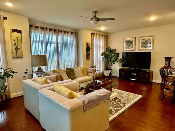 Snug Home - Ashburn, VA