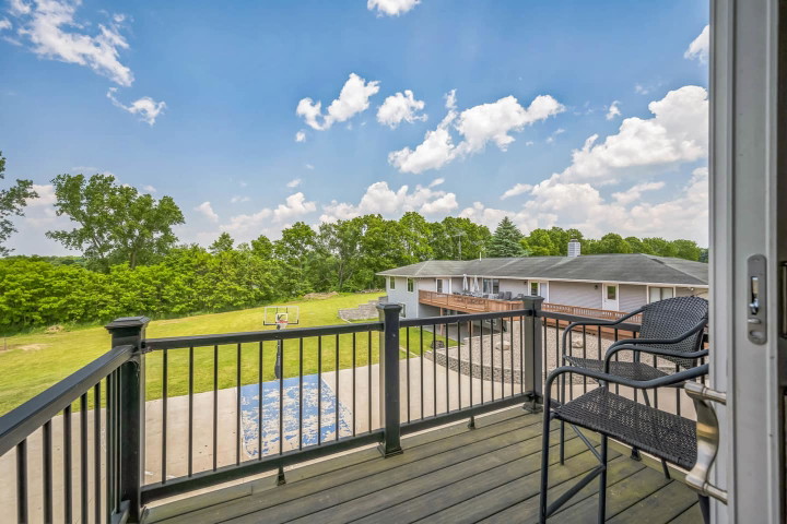 Grass Lake 8br Retreat W Games & Fire Pit - Michigan