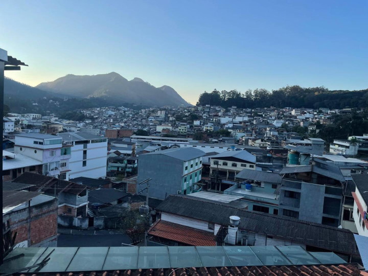 Suíte Bela Vista Com Sacada Aconchegante. - Nova Friburgo