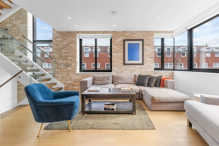 Stylishly Designed 4 Bedroom Home Ac - Central London
