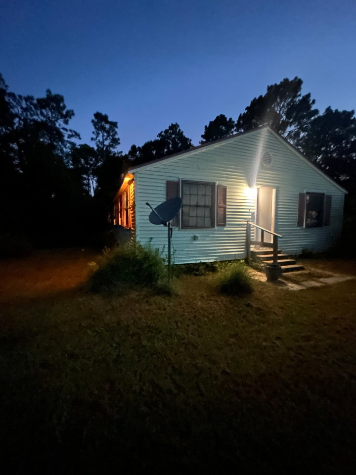 Peaceful Rustic 3 Bed 2 Bath County House - Holt, FL