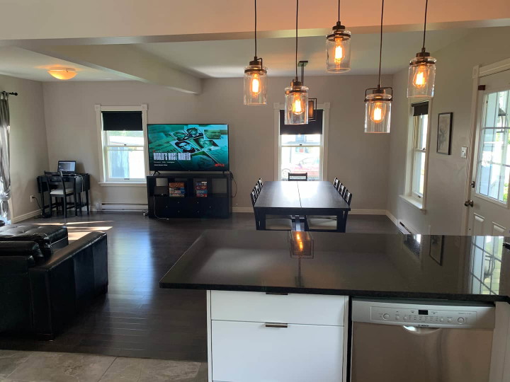 Luxurious Two-story Home - Sutton