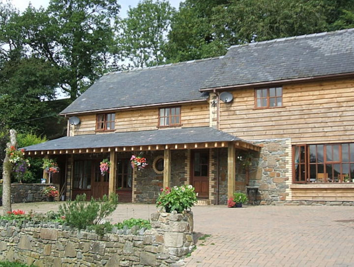 Lilac Room - Gaer Farm B&b - Builth Wells