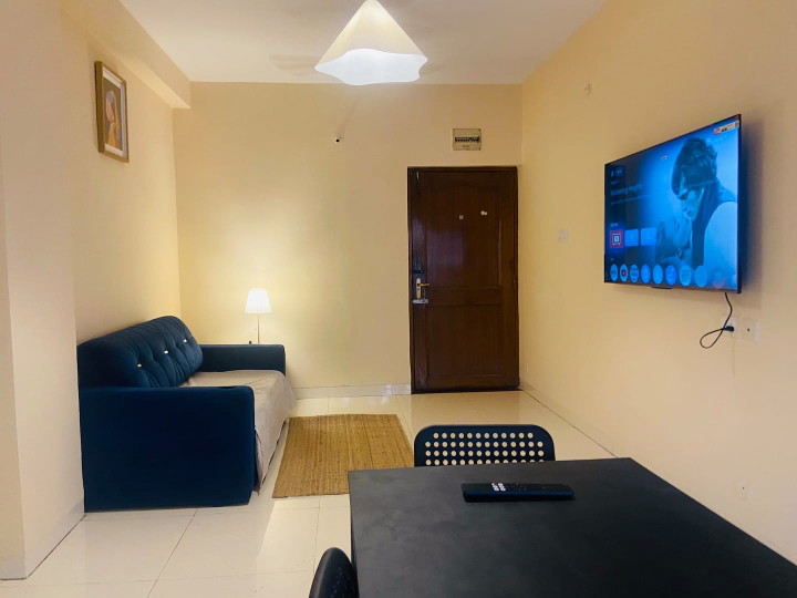 The Cozy Nest | Spacious 2bhk In Shankar Nagar - Raipur