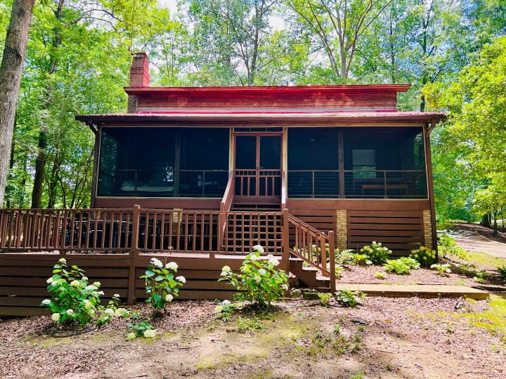 Charming River Cabin, 4br/2ba+boat Dock/parking - Alabama