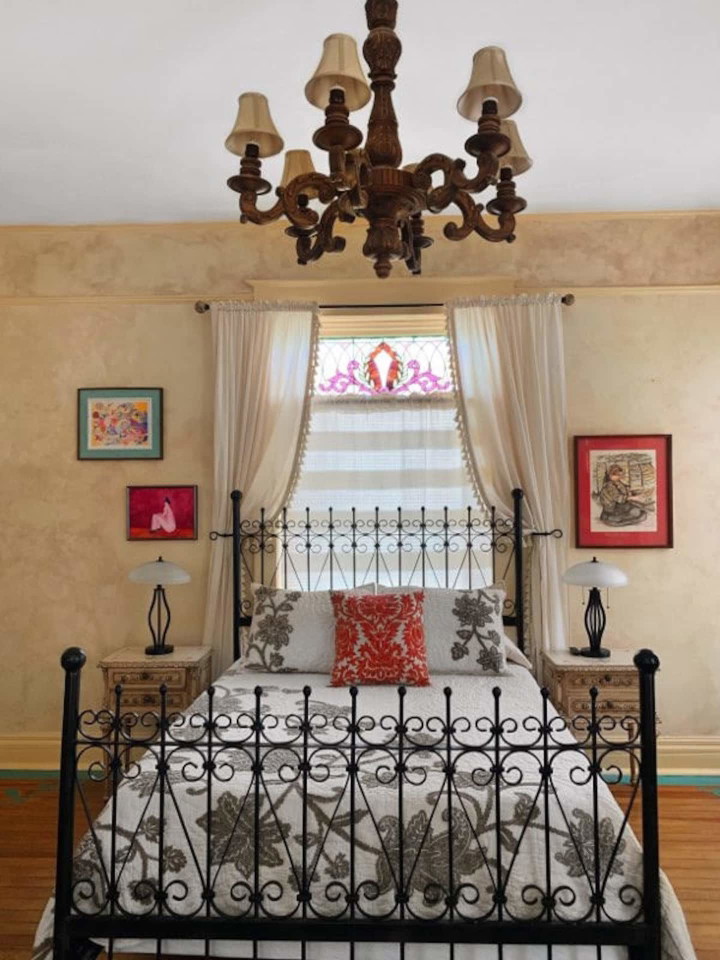 Laredo Mansion - Mexican Suite - Laredo, TX