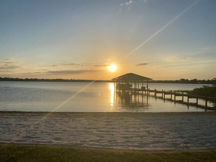 Tranquil Lake Front Home. - Sebring, FL