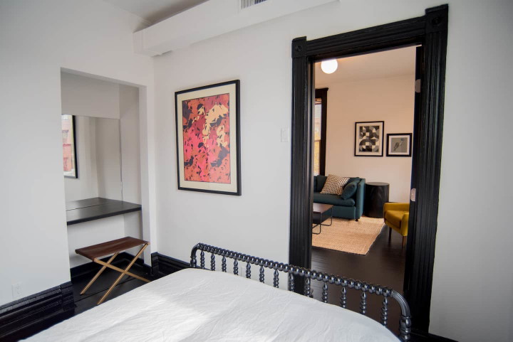 A Stylish, Sundrenched Chicago Ravenswood Flat - Chicago