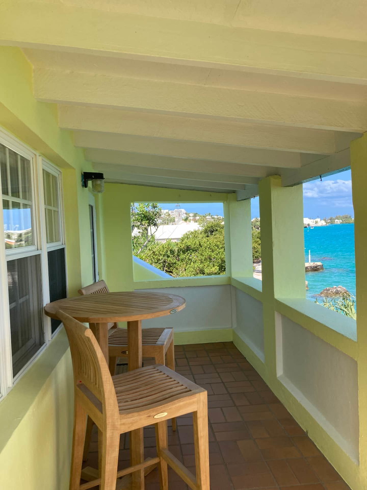 One Bedroom Waterfront Cottage Near Flatts - Bermuda