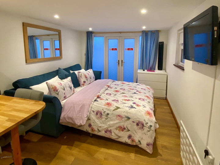 New Conversion Inc King Bed,en Suite,kitchenette - St Agnes