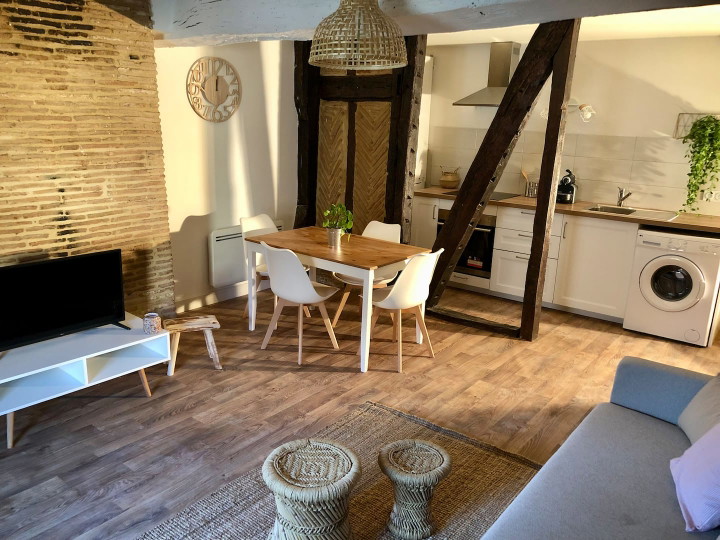 2 Bedroom Apartment, Heart Of The Historic Center - Monbazillac