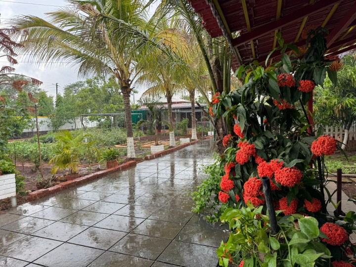 Family Farm Home Stay Experience - Karjat