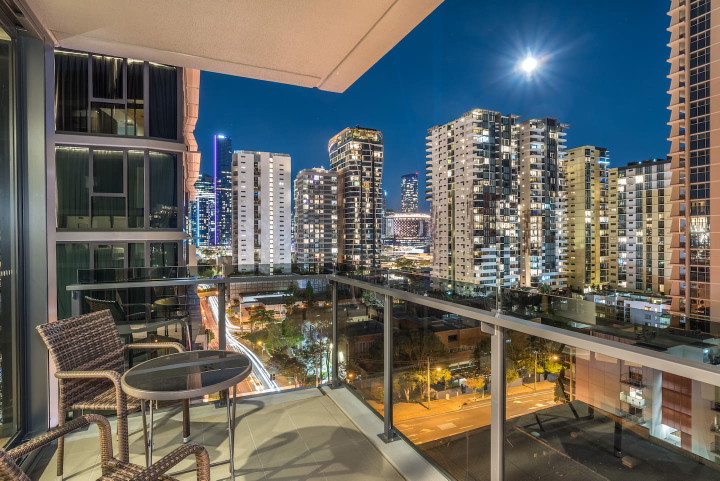 City Vistas  Pool  Gym  Private Parking - Brisbane