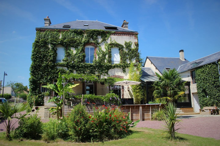 Maison De Maître Avec Piscine, Parc, Et Rivière - Alençon