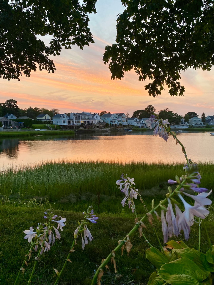 The Schooner Coastal Cottage - Bristol, RI