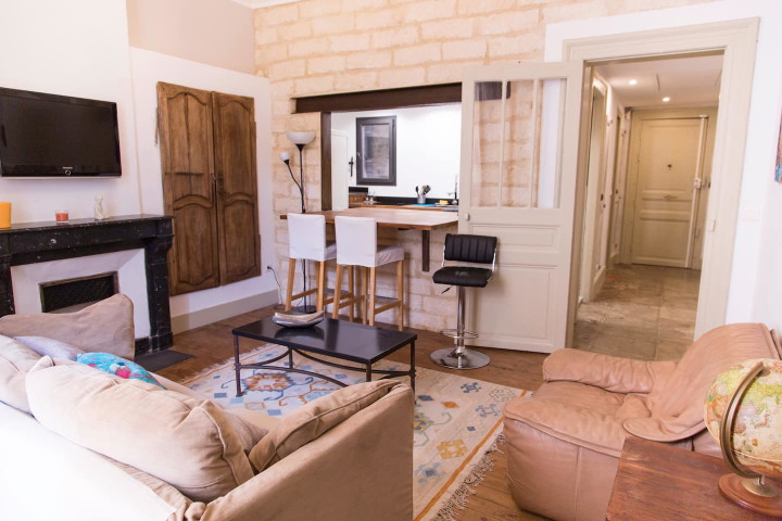 Unique 2-room Apartment, 60 M2, In The City Center With Parking - Montpellier