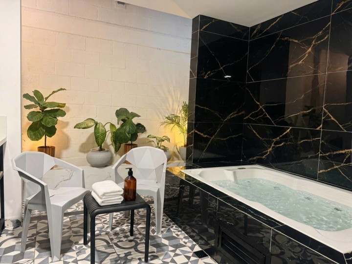 Loft In Poblado  Private Jacuzzi  Fast Wi-fi  A/c  105 - Kolumbien