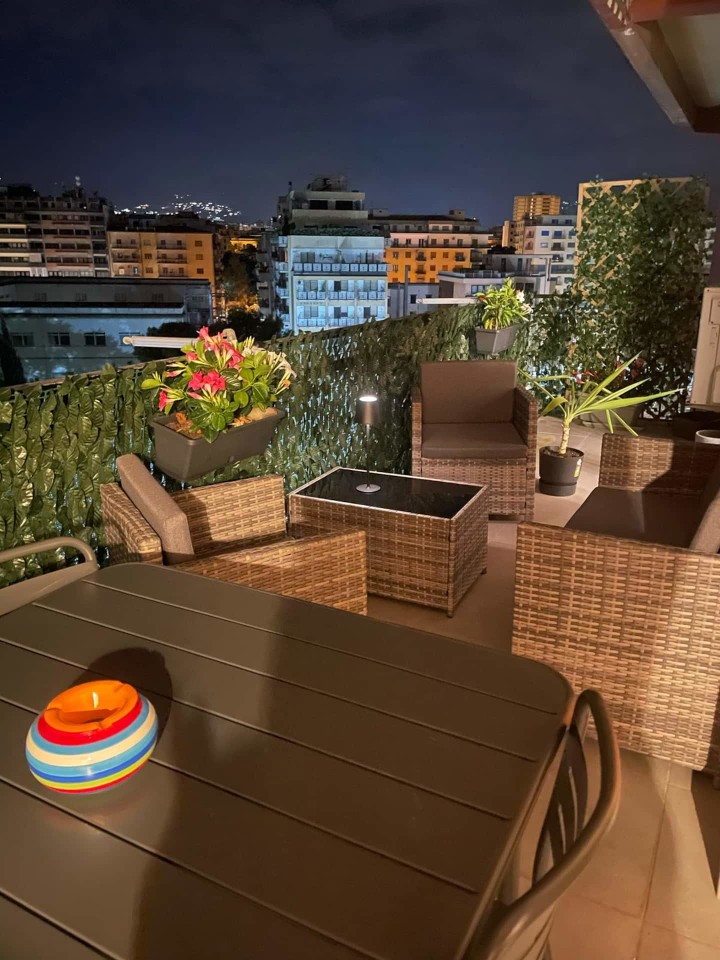 Elegant Residence With Terrace And Parking In The Center - Palermo, Italy