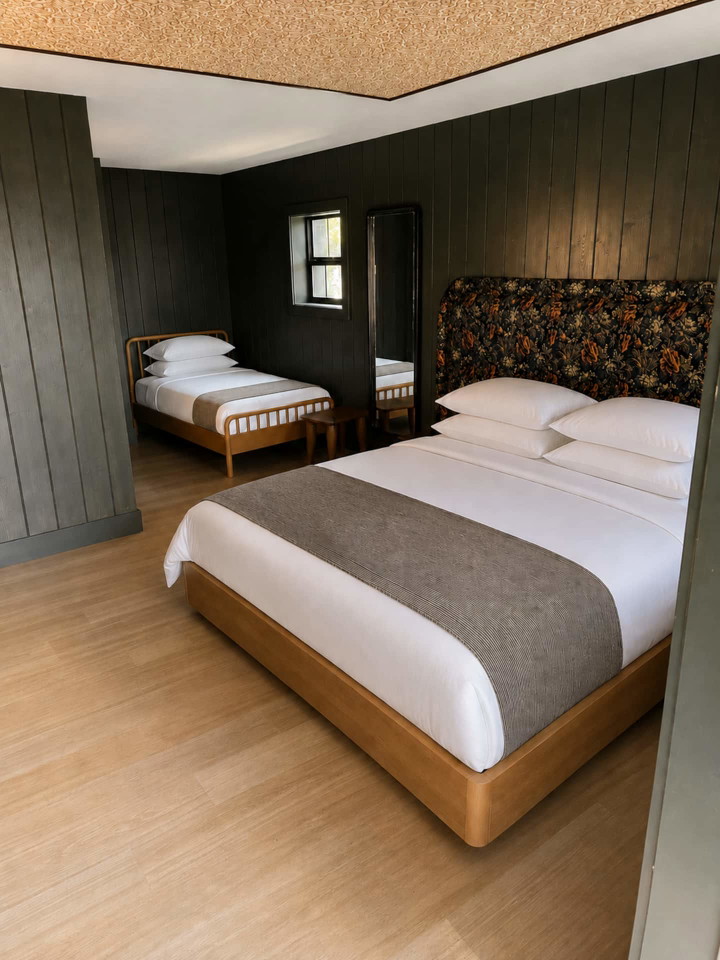 The Charlie | Modern King Cabin Near Yellowstone - West Yellowstone, MT