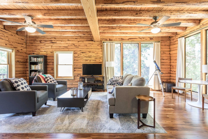 Spacious Modern Log Cabin - 5 Minutes To Town - Grass Valley, CA