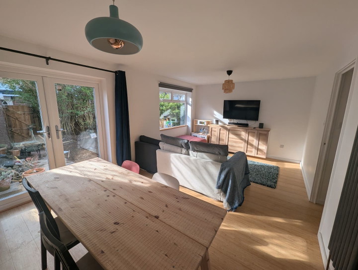 Spacious, Modern 2-bed Home | Garden & Parking - Gosforth