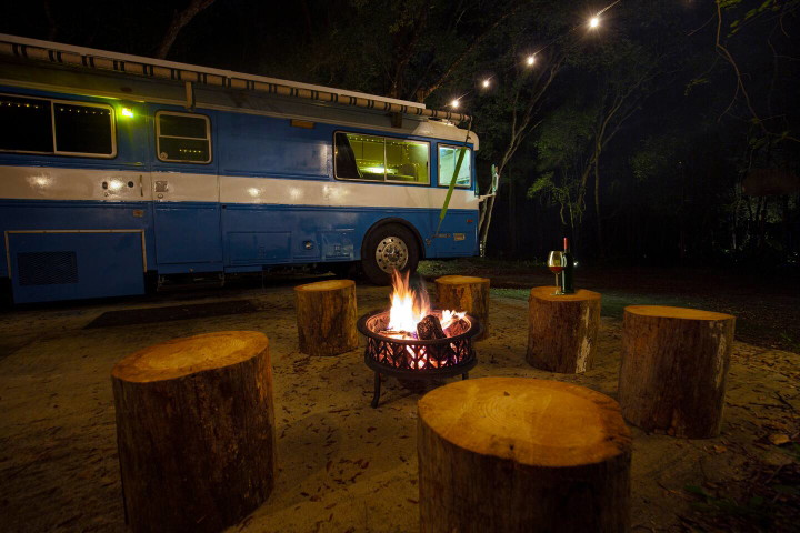 Retro Bus Camping / Deland Woods W/ Ac - DeLand, FL