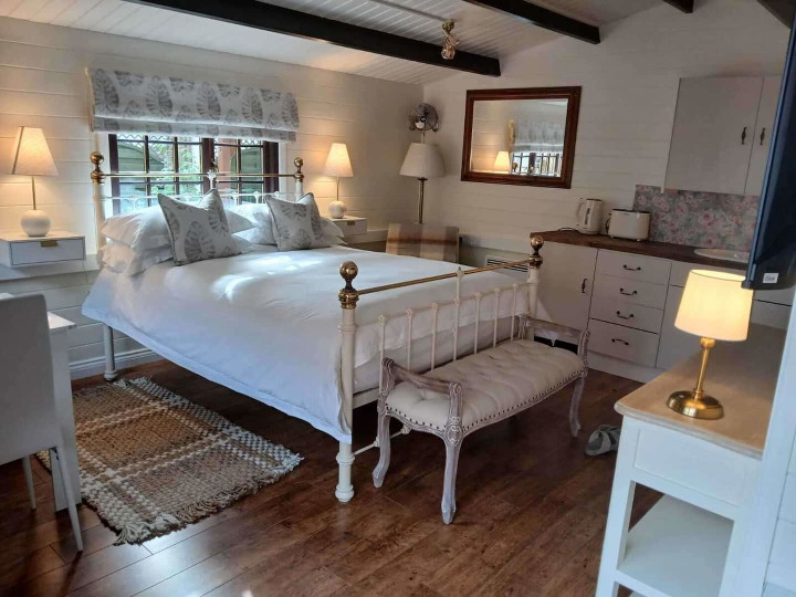1 Bed Lodge - Southampton - Sleeps 2 - Parking - Southampton
