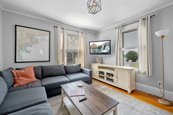 Downtown Beverly| Water View| 2 Br| Steps 2 Beach - Salem, MA