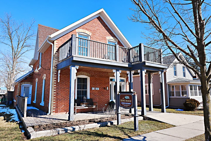 The Rowe House Cottage Rental - Port Dover