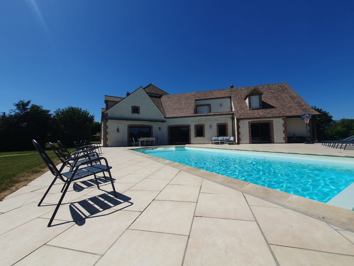 Grande Maison à La Campagne Avec Piscine Et Jeux - Montargis
