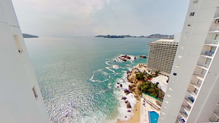 Beautiful View In The Heart Of Acapulco With A Beach - Acapulco
