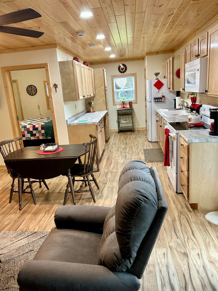 Fish Haven Place
Pet Friendly
Rural
One Bedroom - Wisconsin