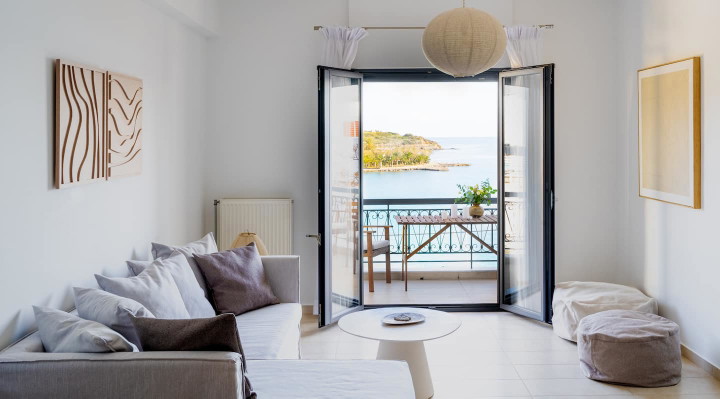 Footsteps To The Beach. Sunny Spacious Apt In Agios Nikolaos - San Nicolò