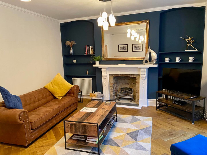Spacious Property With Parking And Close To Town - Dartmouth