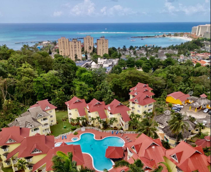 Ocho Rios Jamaica Vacation/pool/wifi/location! - Jamaica