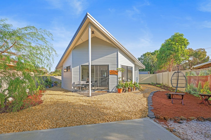 Welcome To Aria Merlin House 
Home Away From Home - Albany