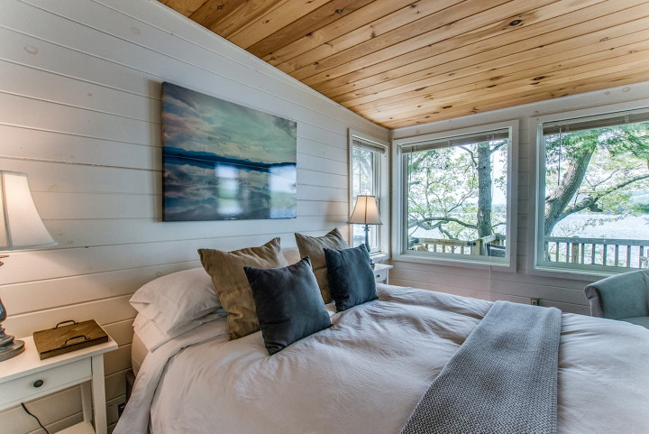 Charming 2 Bedroom Lakefront Escape On Lamoka Lake - State of New York