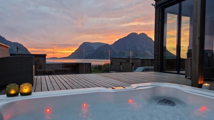 Modern Cabin W/jacuzzi & Oceanview Lofoten - Norway