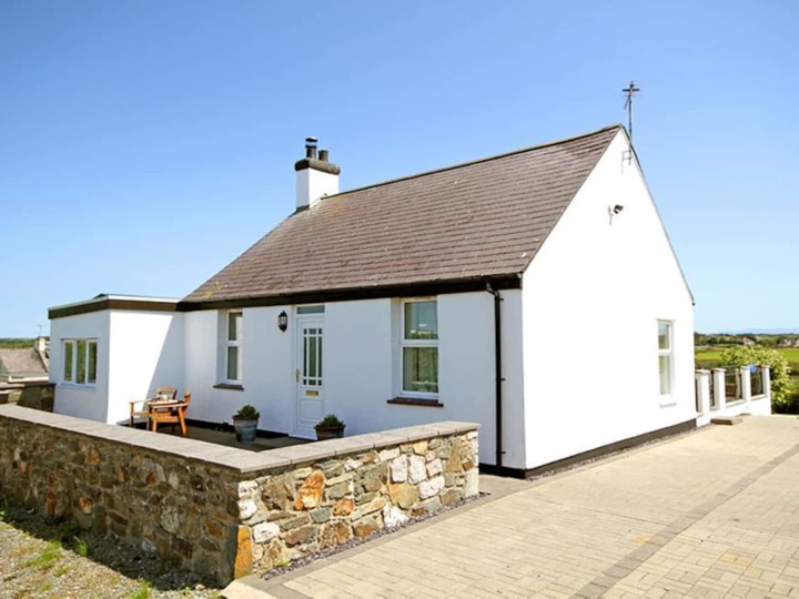 Traditional Welsh Cottage With A Modern Feel. - Rhosneigr