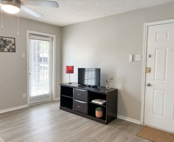 Chic Dallas Stay | Pool + Balcony - Carrollton, TX