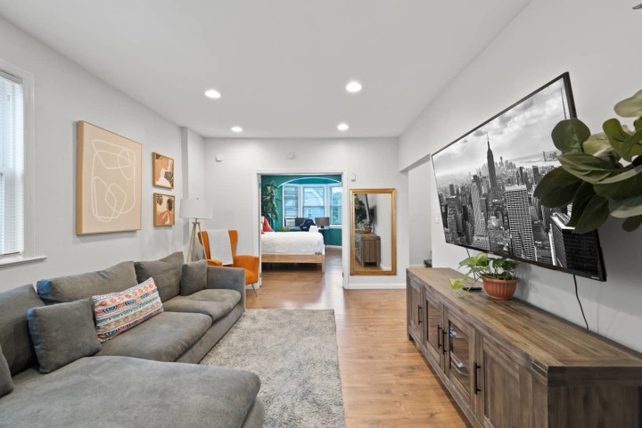 Rainforest Retreat Minutes From Nyc |Sleeps 16 - Jersey City, NJ