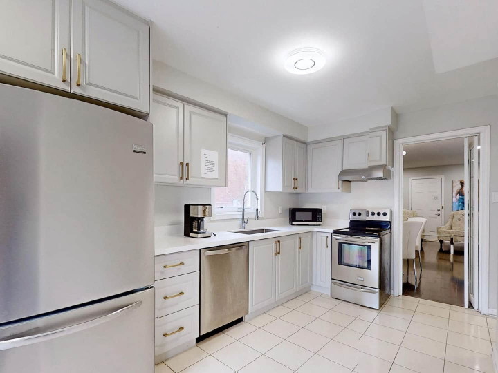 Richmond Hill Escape | Sleeps 10  2 Parking Spots - Markham, Canada