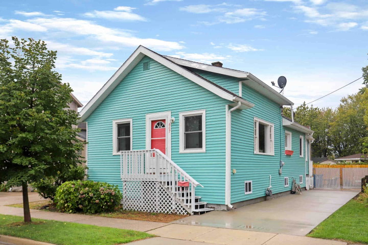 Downtown Bungalow~bike To The Beach! - Grand Haven, MI