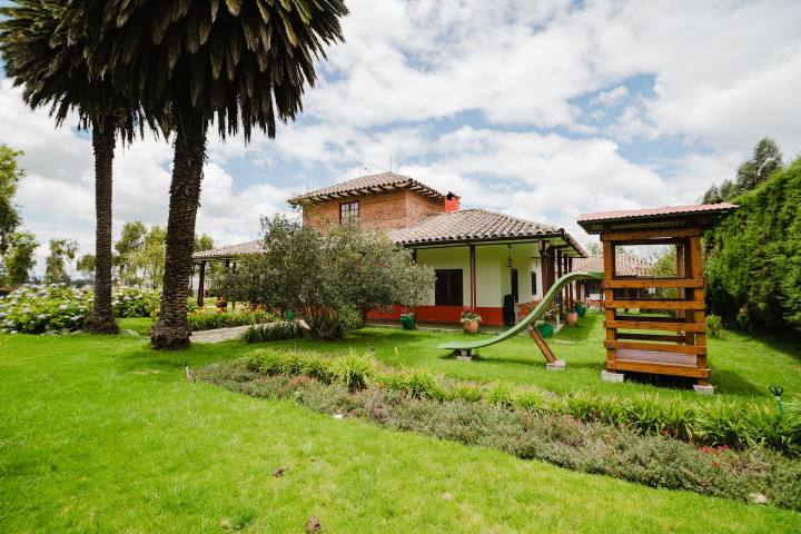 Private Colonial House, 1 Acre Of Gardens - Colombie