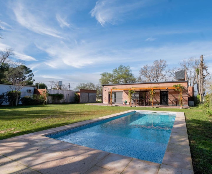 Casa Quinta En Zona El Mate, Frente Al Río Coronda - Argentina