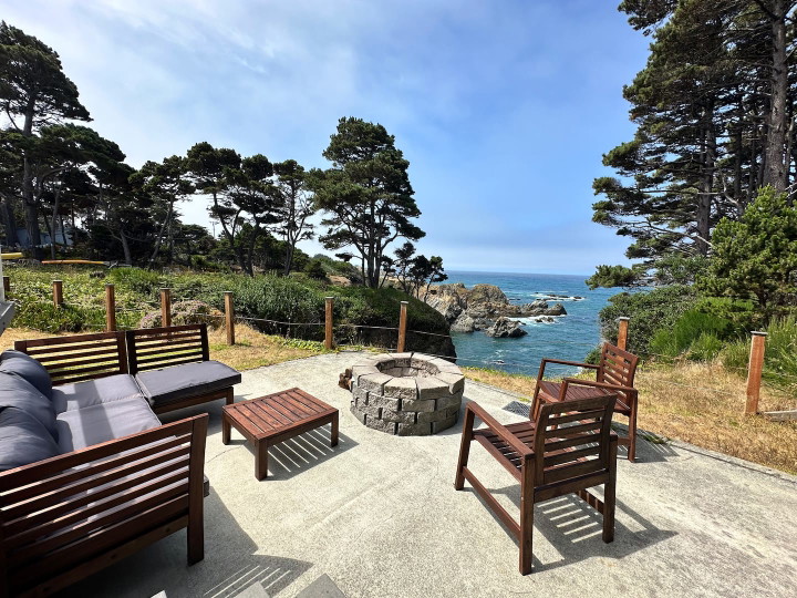 Ocean Front Mid Century House - Fort Bragg