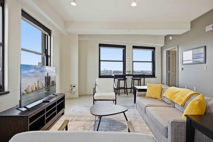 Sunlit 2br Loft With In-unit Laundry, Downtown Det - Detroit, MI