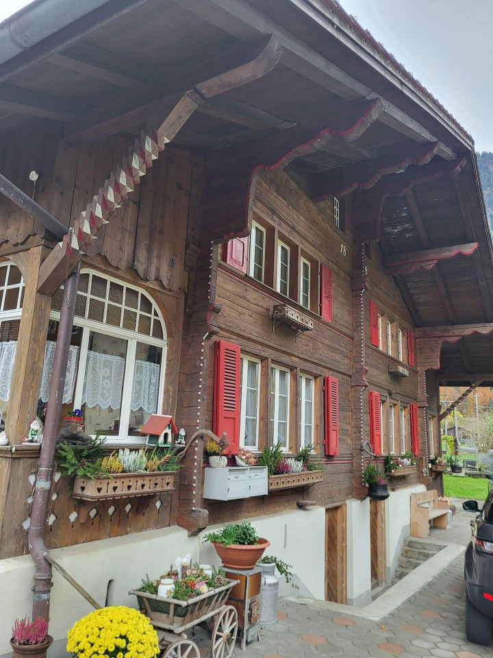 4 Bettwohnung In Chalethaus - Wilderswil