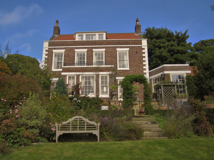 The Garden Apartment With Free Garage Parking! - Robin Hood's Bay
